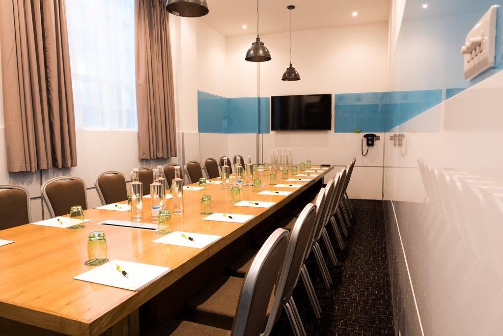 The Library Meeting Room | The Wesley London Euston